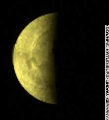 Probe Photographs Venus' South Pole